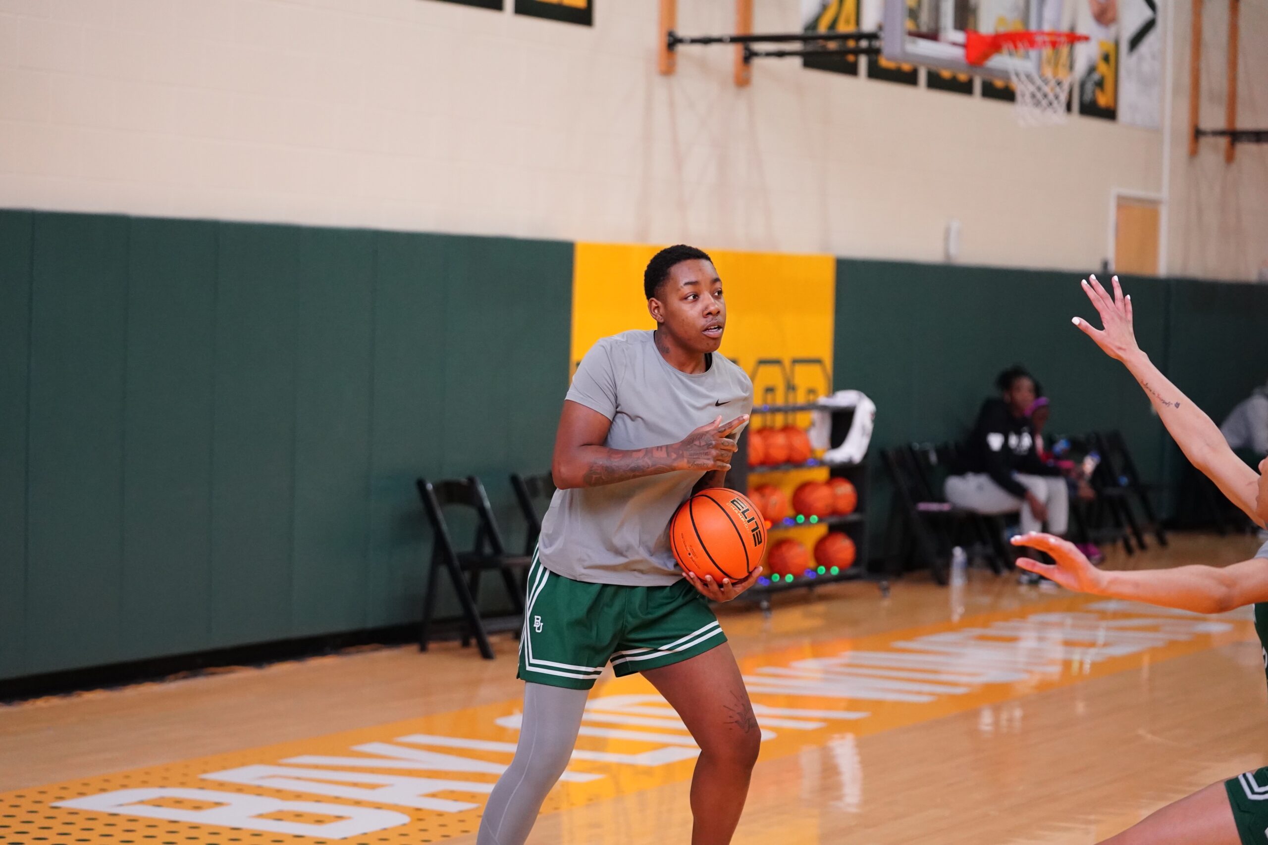 Baylor's Dre'Una Edwards, a basketball star in limbo - The IX Basketball