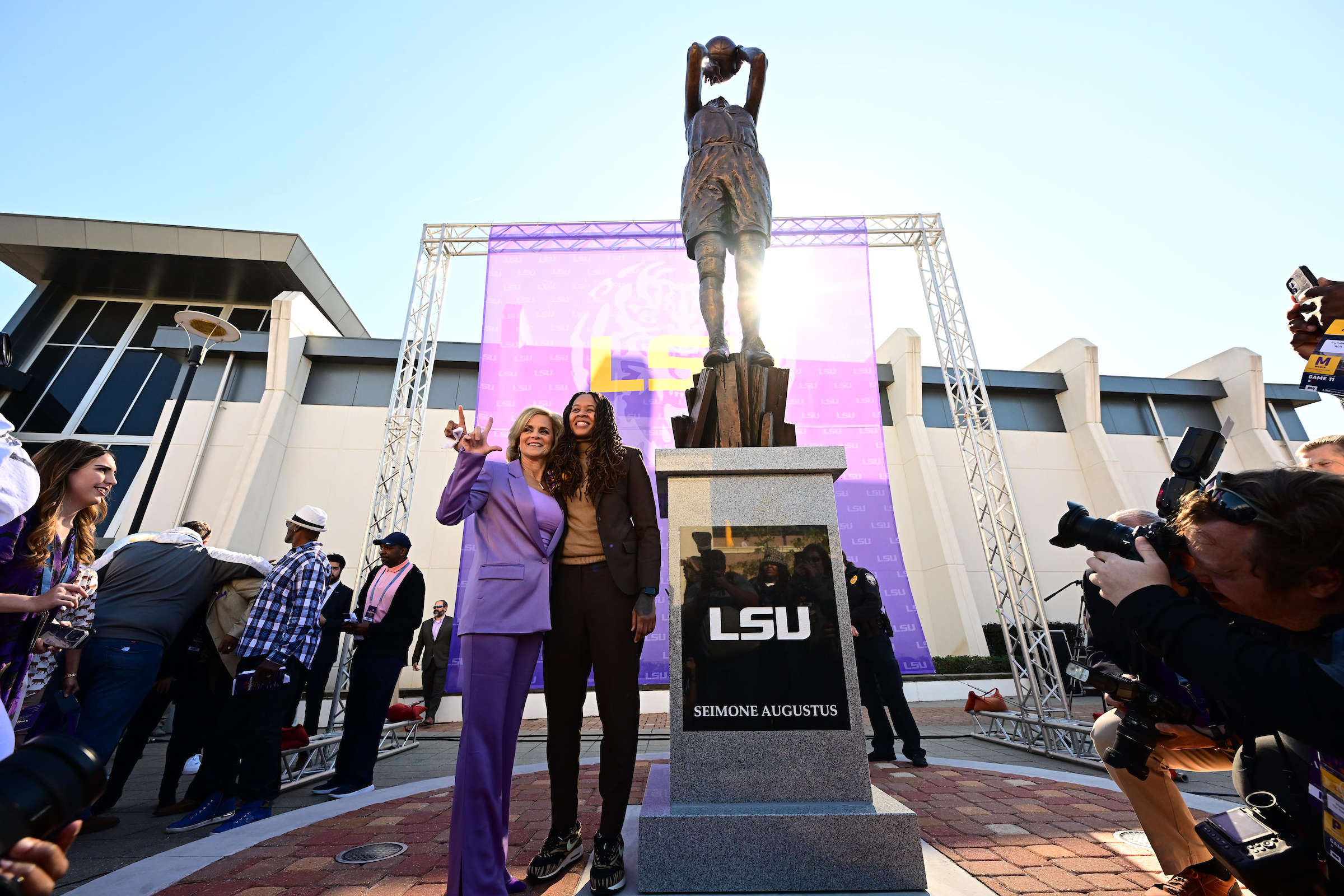 LSU erects statue to honor the great Seimone Augustus - The IX Basketball