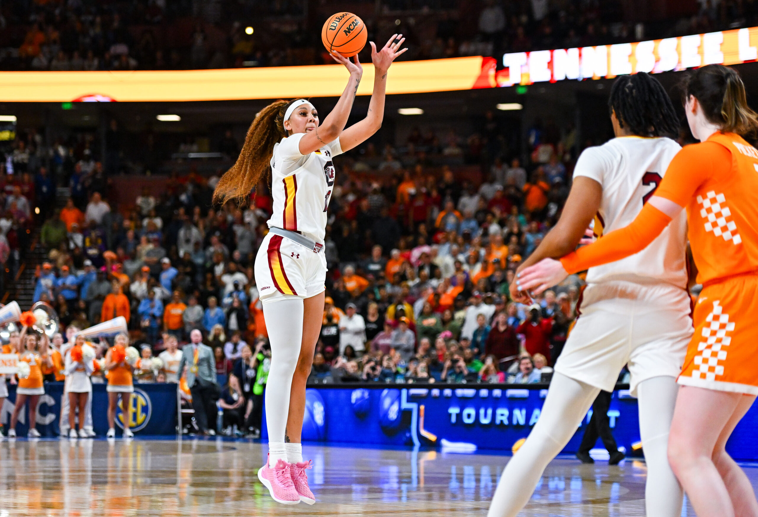 Inside Kamilla Cardoso's buzzer-beater that saved South Carolina's ...