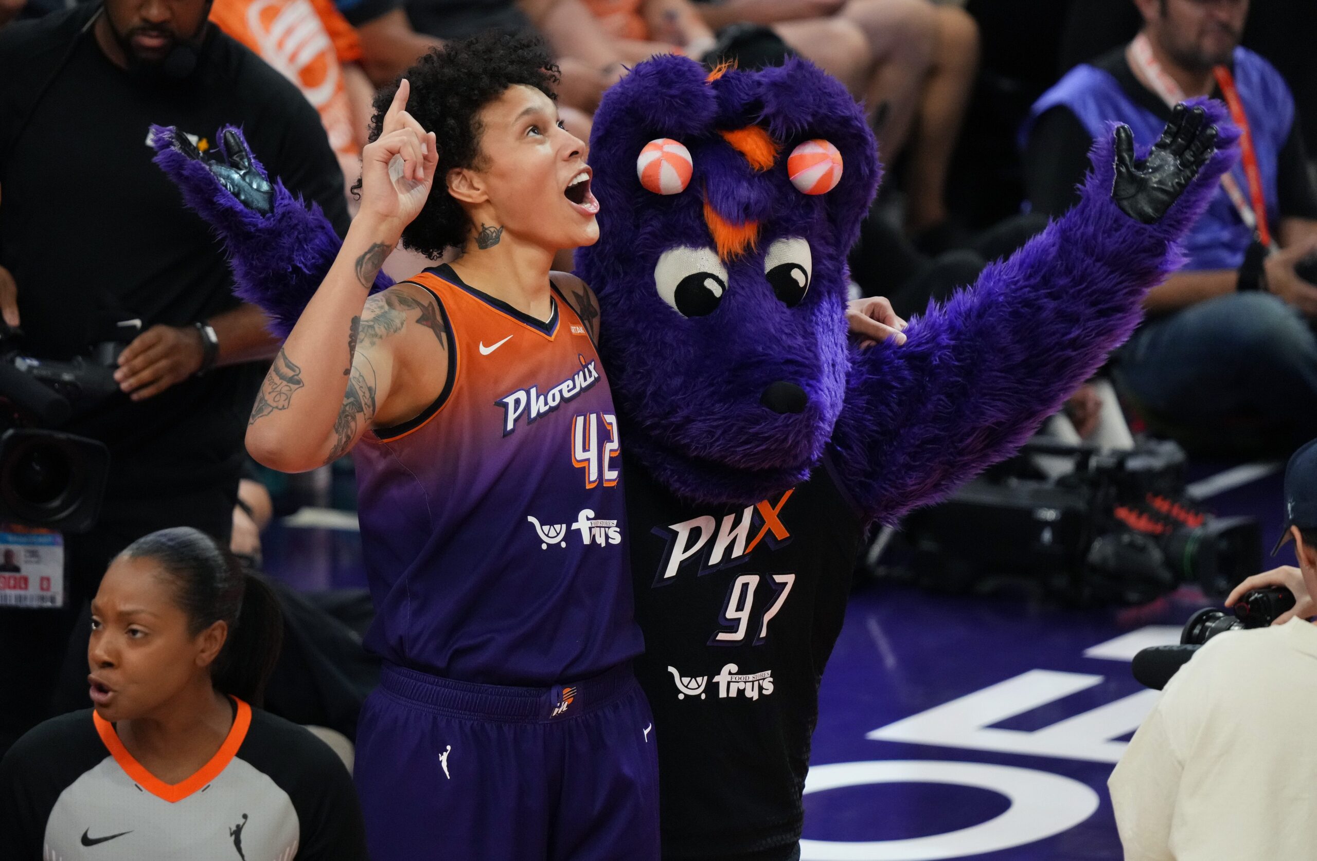 Ellie is putting the rest of the WNBA’s mascots on notice - The IX ...