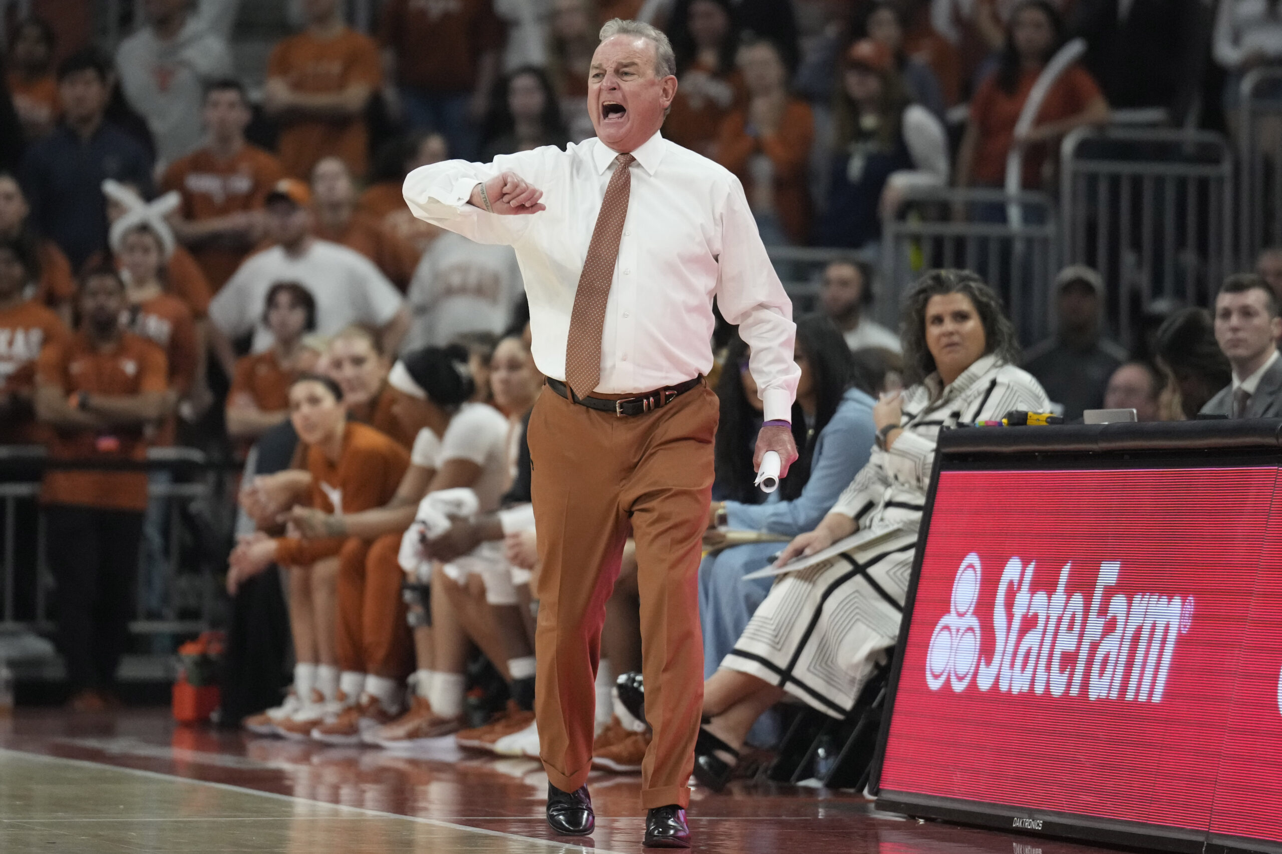 Vic Schaefer returns to familiar territory atop SEC, now with Texas ...