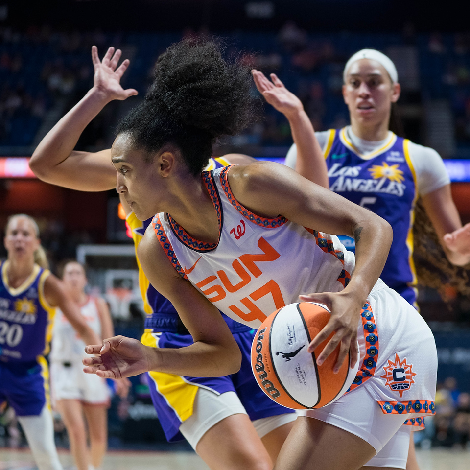 WNBA Notes: Leïla Lacan debuts, Steph White confuses - The IX Basketball