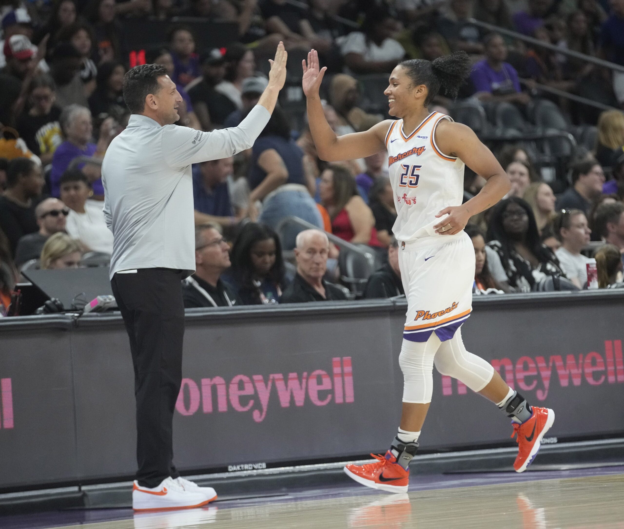 How Phoenix Mercury displayed their learning curve - The IX Basketball